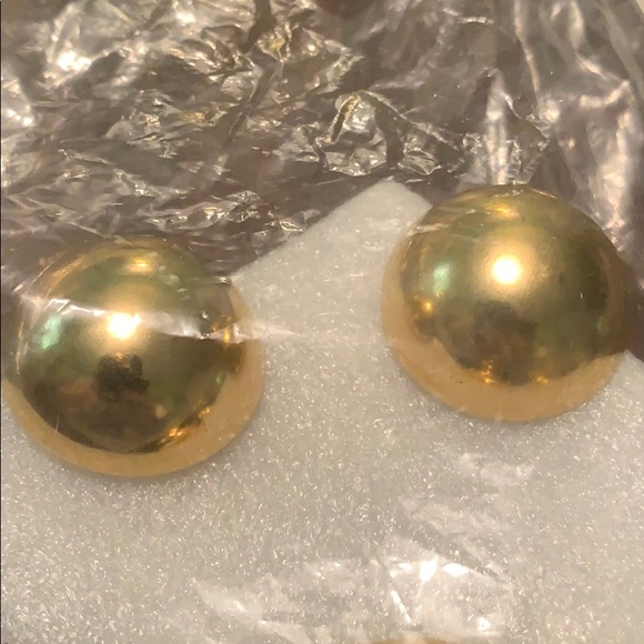 Jewelry | Gold Round Clip On Earrings | Poshmark